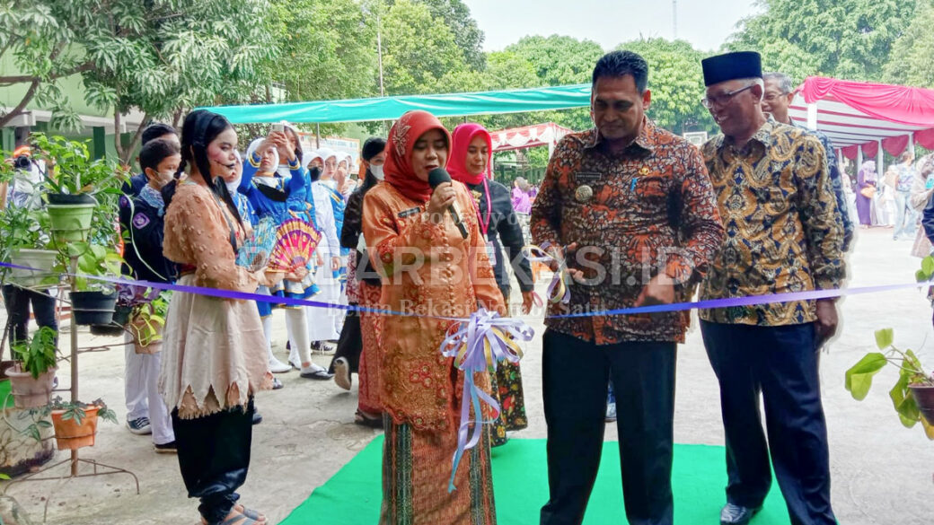 SMPN 12 Kota Bekasi Tampilkan Karya Ramah Lingkungan – Radarbekasi.id