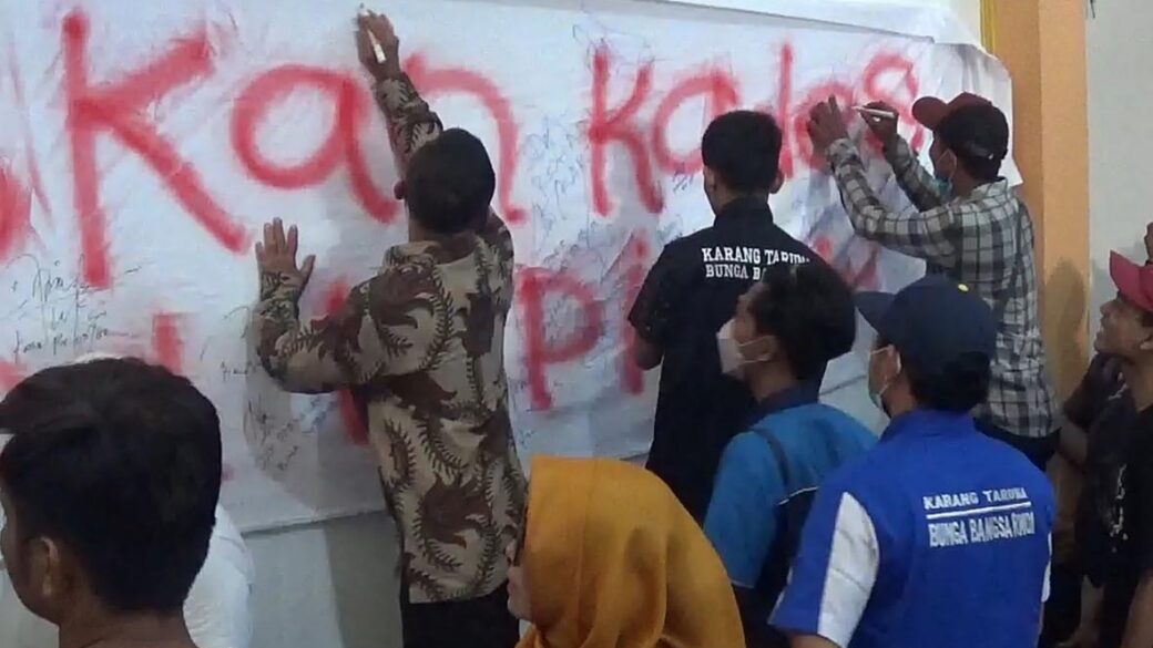 LKMD Tolak Pengangkatan Sekdes jadi Plt Kades – Radarbekasi.id